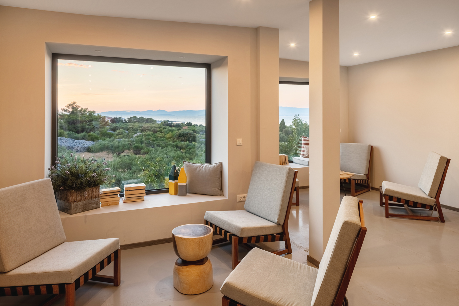 Sunset Point Bar & Restaurant | Beach Village